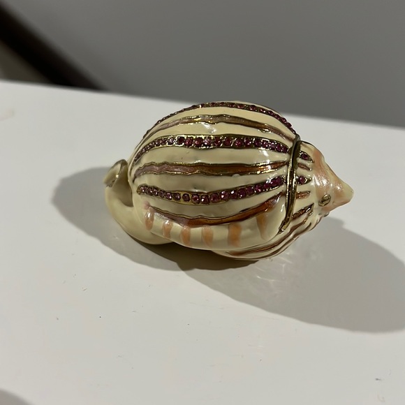 Accents | Bejeweled Enamel Inlay Clam Sea Conch Shell Hinged Trinket ...